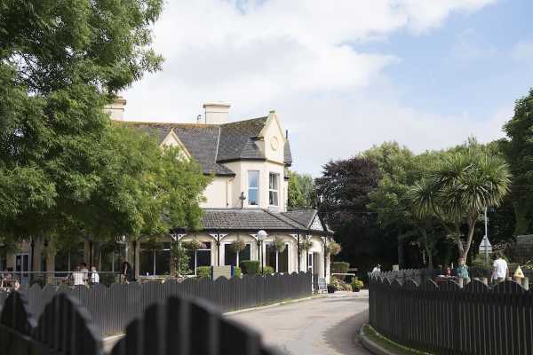 Latest Tolroy Manor Holiday Park Map,Address, Nearest Station & Airport ...